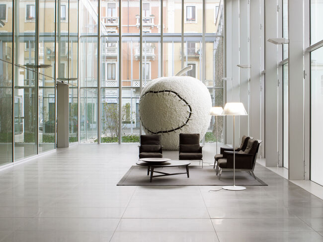 Romeo Moon Floor – Gallery Design